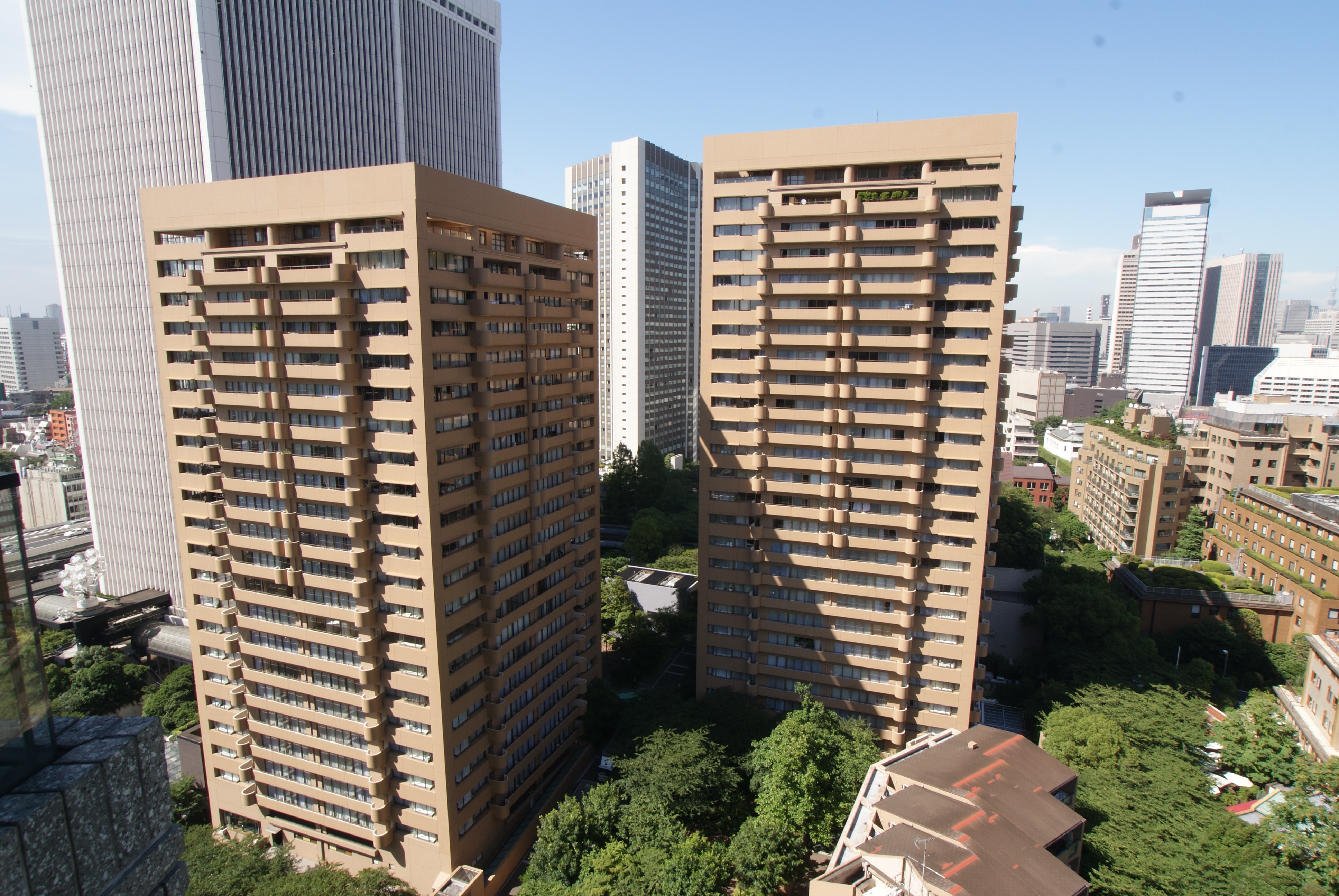 Ark Towers West | Housing Japan