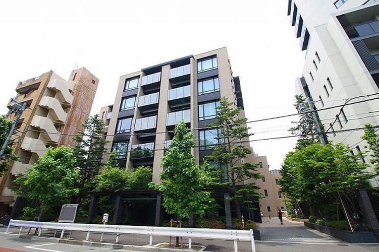 The Park House Azabu Gaien-Nishidori | Housing Japan
