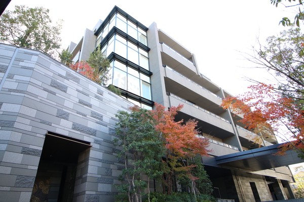 The Park House Shirokane Chojyamaru | Housing Japan