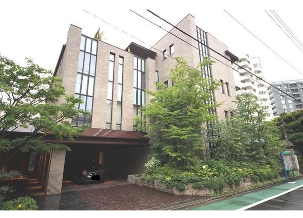 Grand Maison Shirokane | Housing Japan