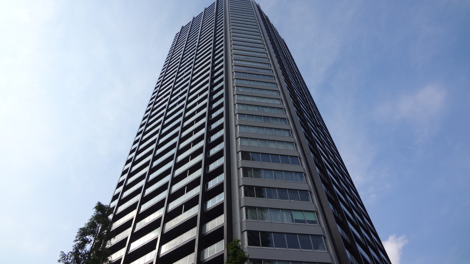 Beacon Tower Residence | Housing Japan